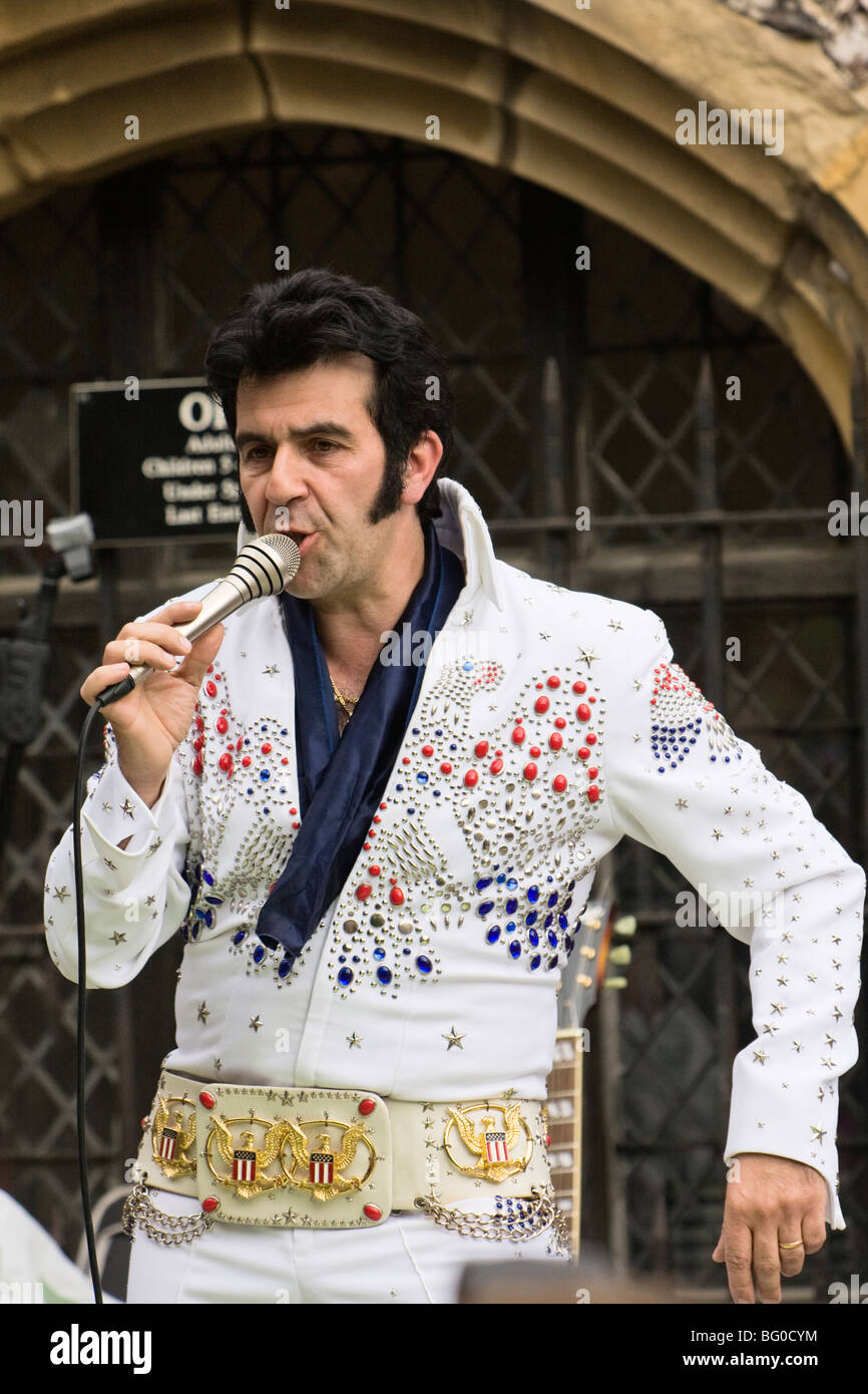 Male impersonator hi-res stock photography and images - Alamy