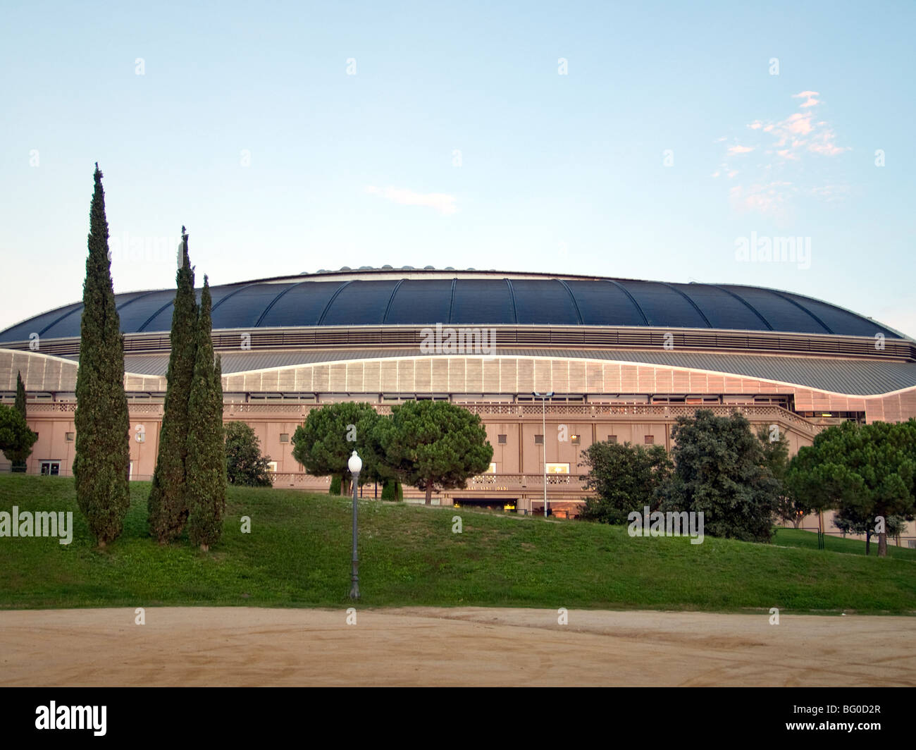 Building at the roadside, Barcelona, Catalonia, Spain Stock Photo - Alamy
