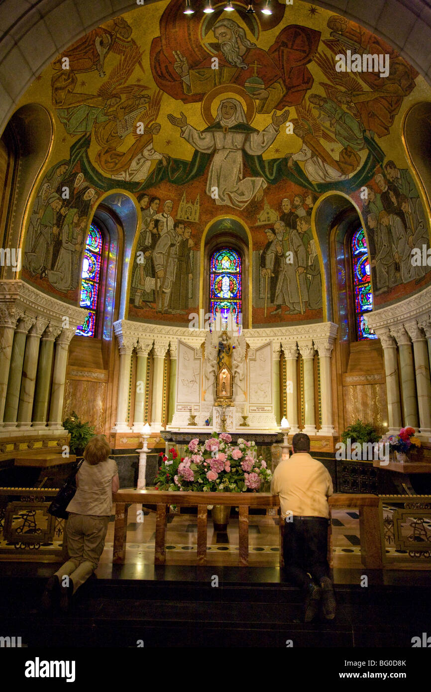 Apse and altar in the chapel to St Anne, in the Roman Catholic basilica ...