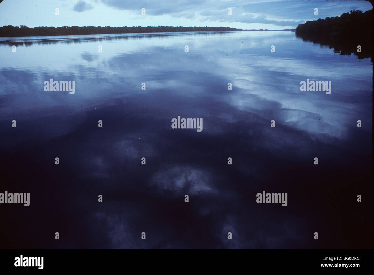 Black water river hi-res stock photography and images - Alamy