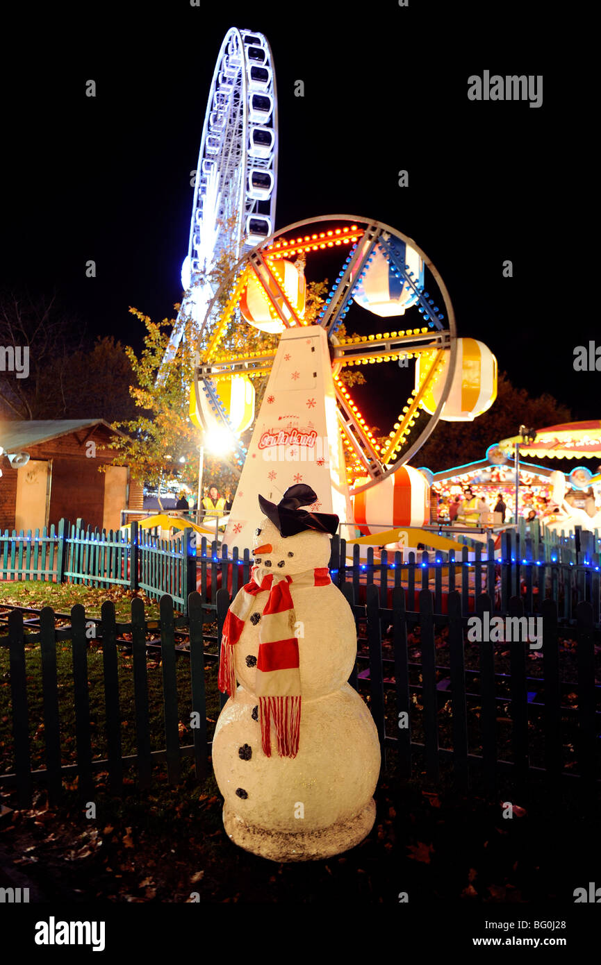 Hyde park winter wonderland stalls hi-res stock photography and images ...