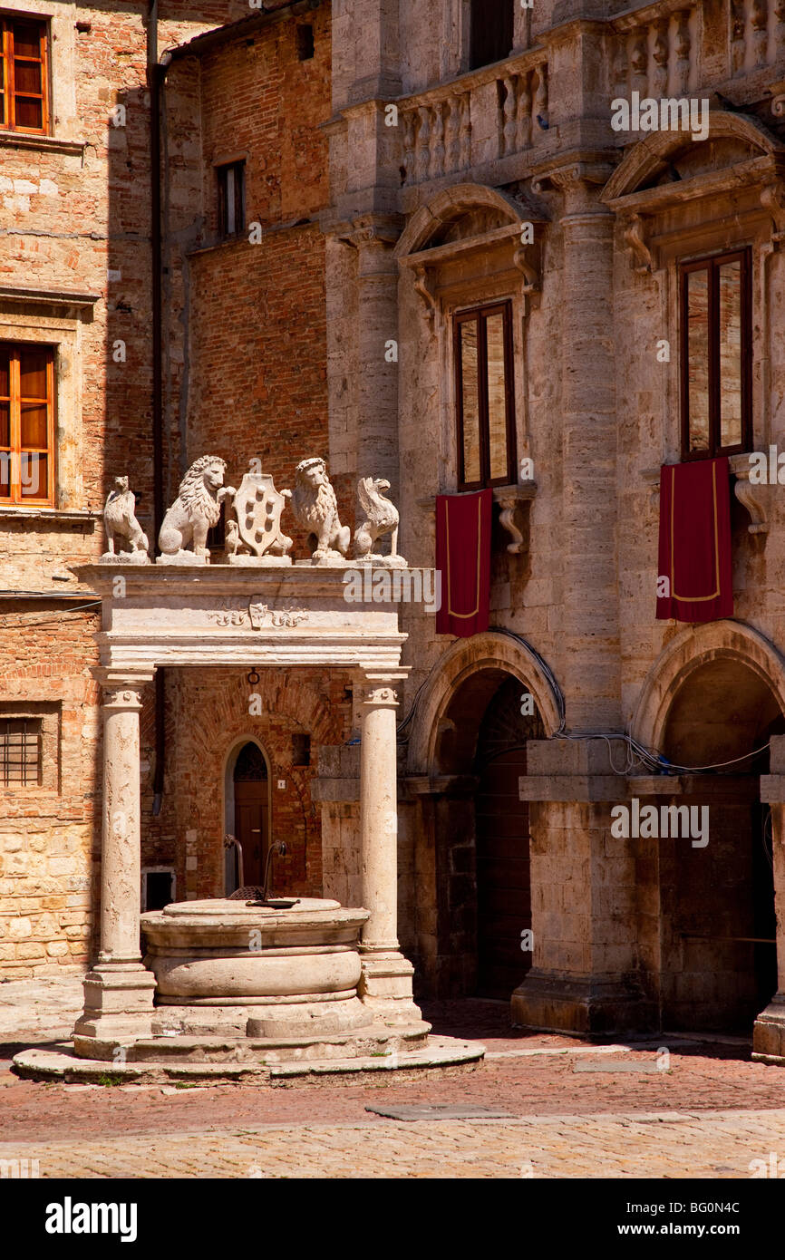 Water well in the historic medieval village of Montepulciano, Tuscany ...