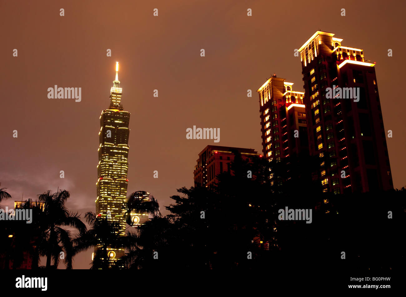 Taipei 101 at sunset, Taipei, Taiwan, Asia Stock Photo - Alamy