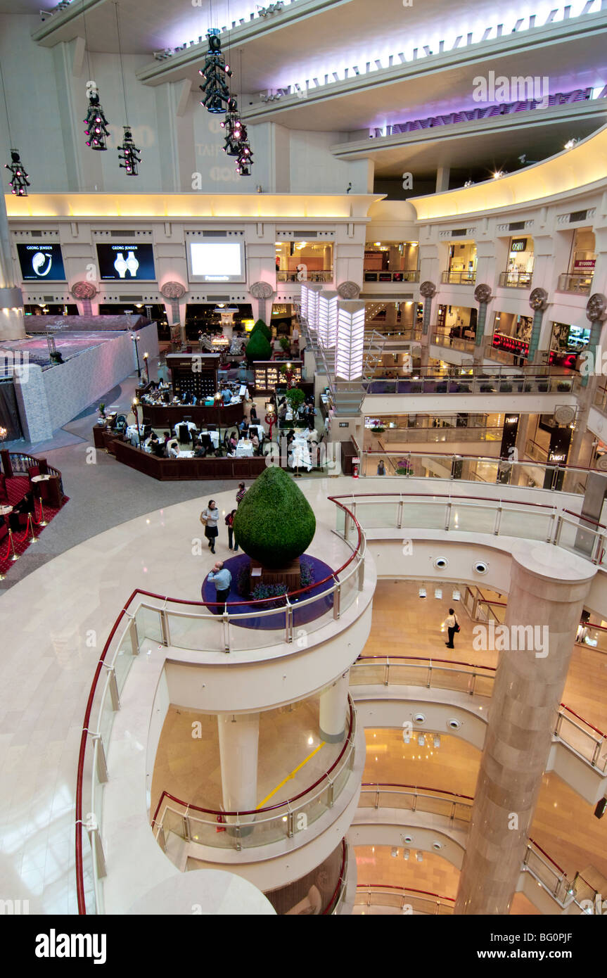 Taipei 101 interior hi-res stock photography and images - Alamy