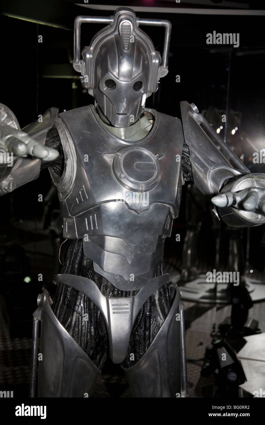Silver cyberman hi-res stock photography and images - Alamy