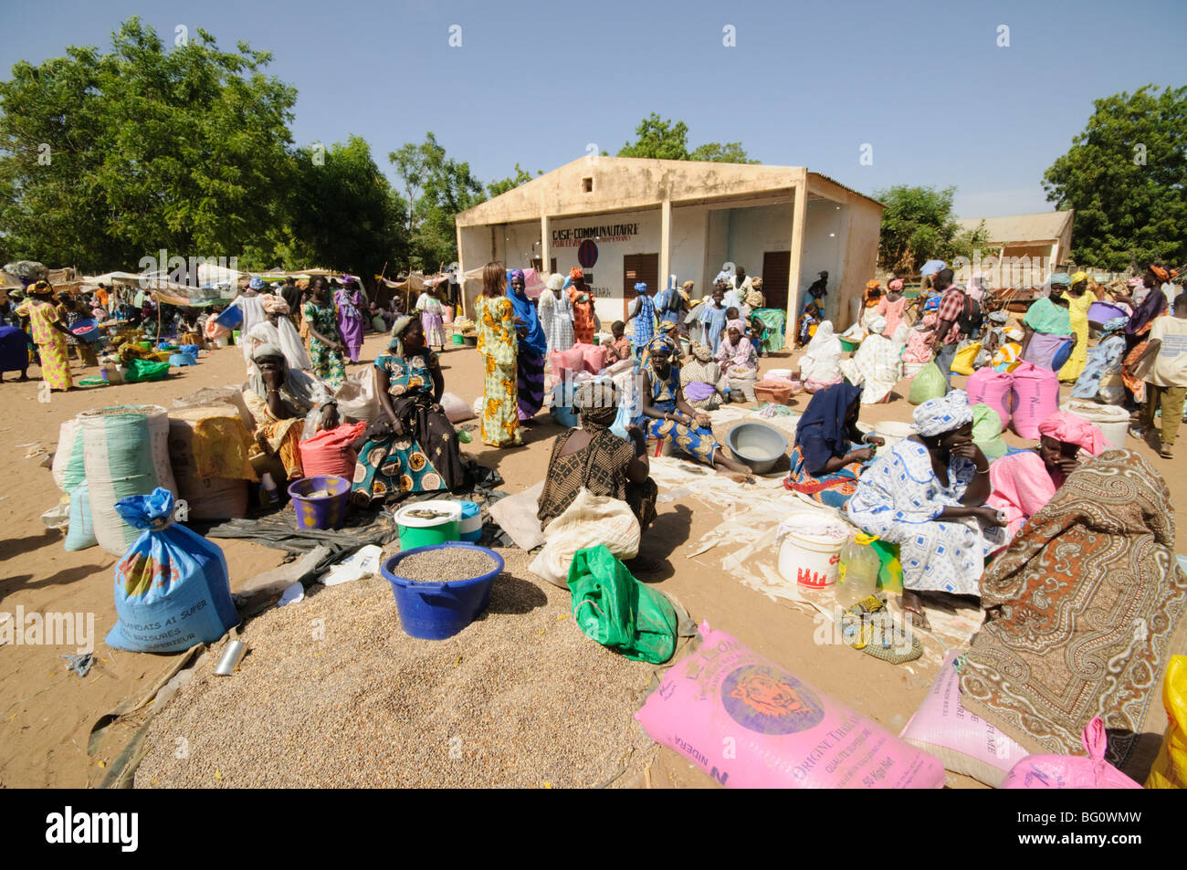 West african street market hi-res stock photography and images - Alamy