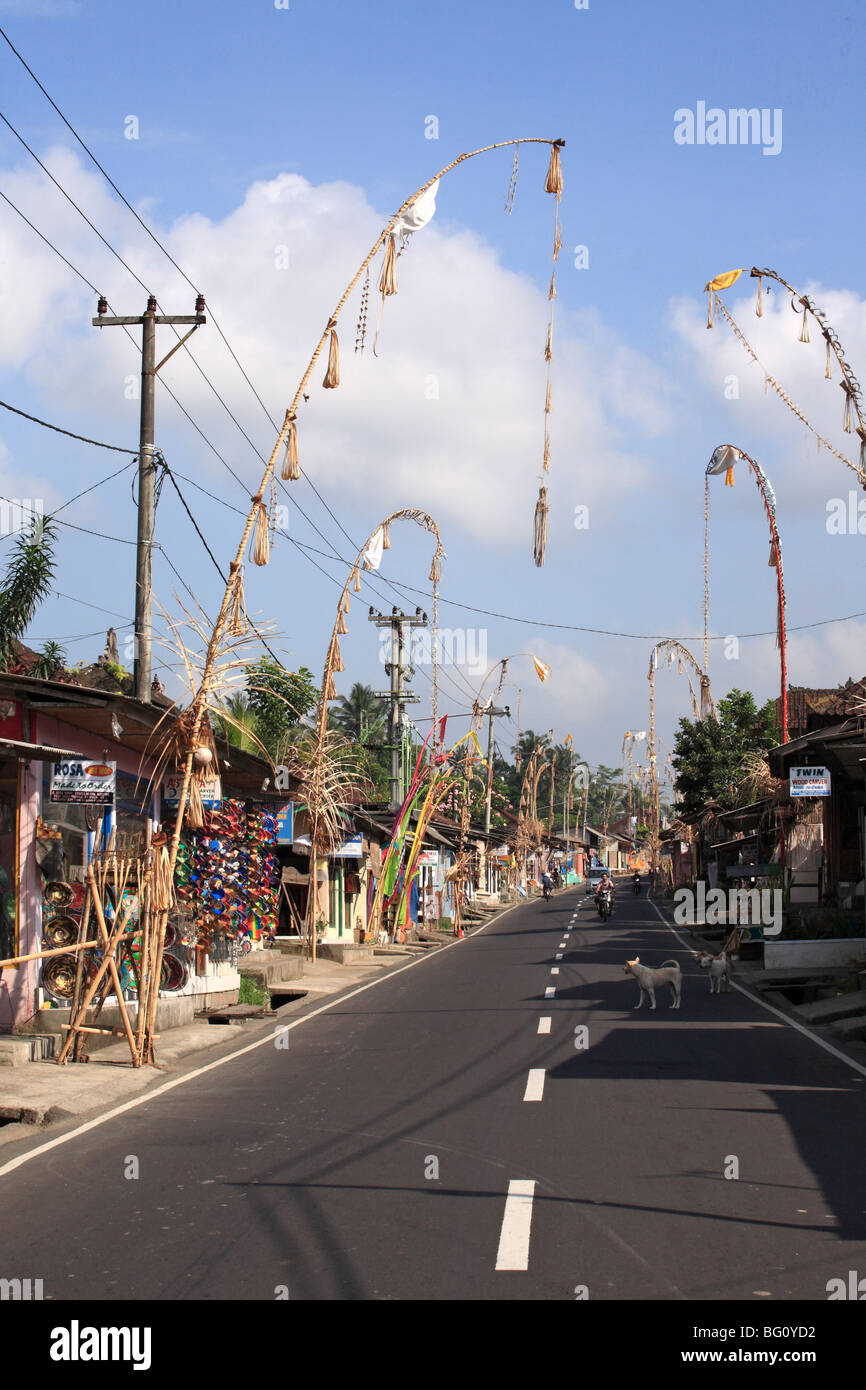 Ubud street scene hi-res stock photography and images - Alamy