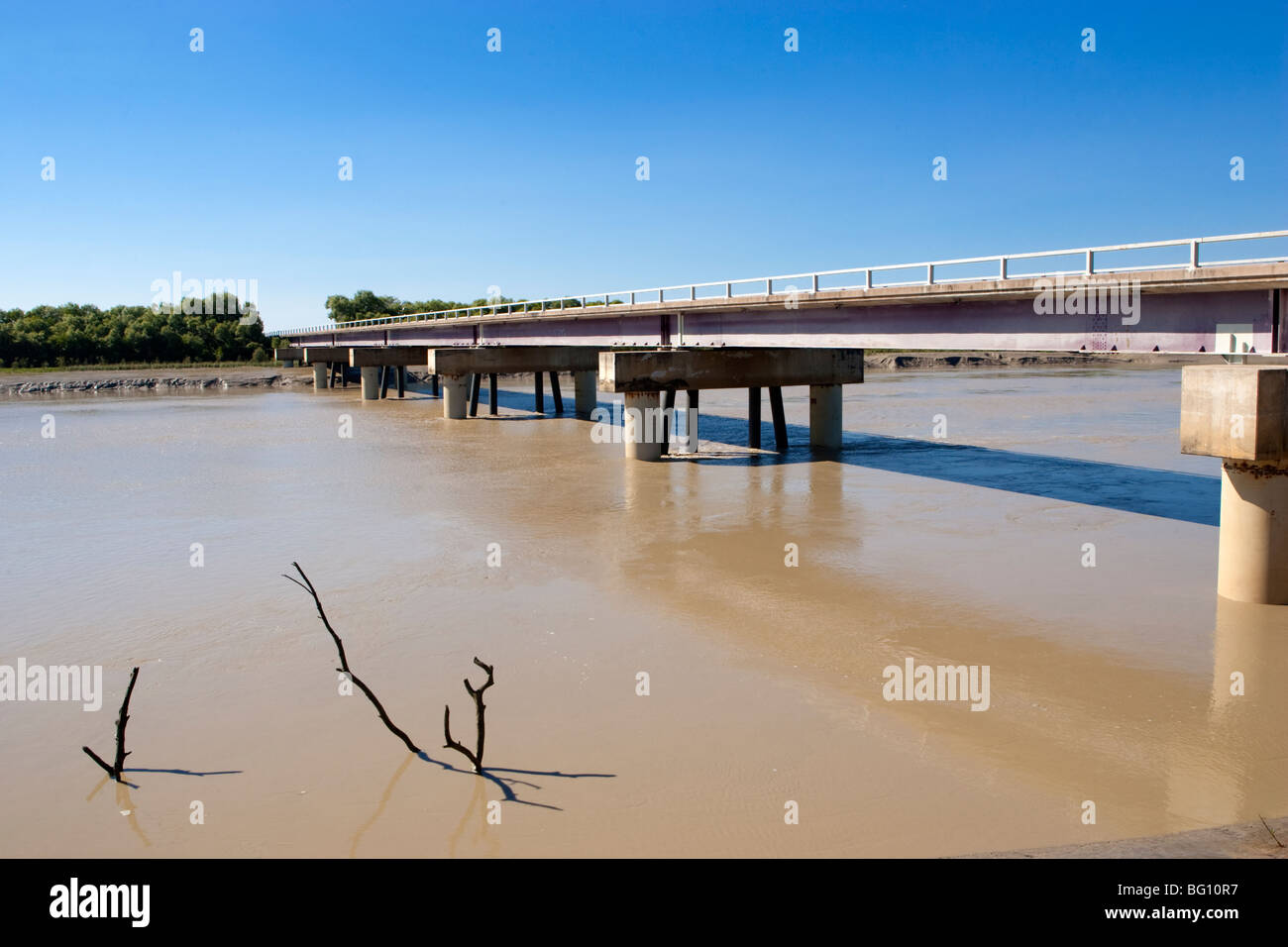 Bridge over the South Alligator River in Kakadu National Park ...
