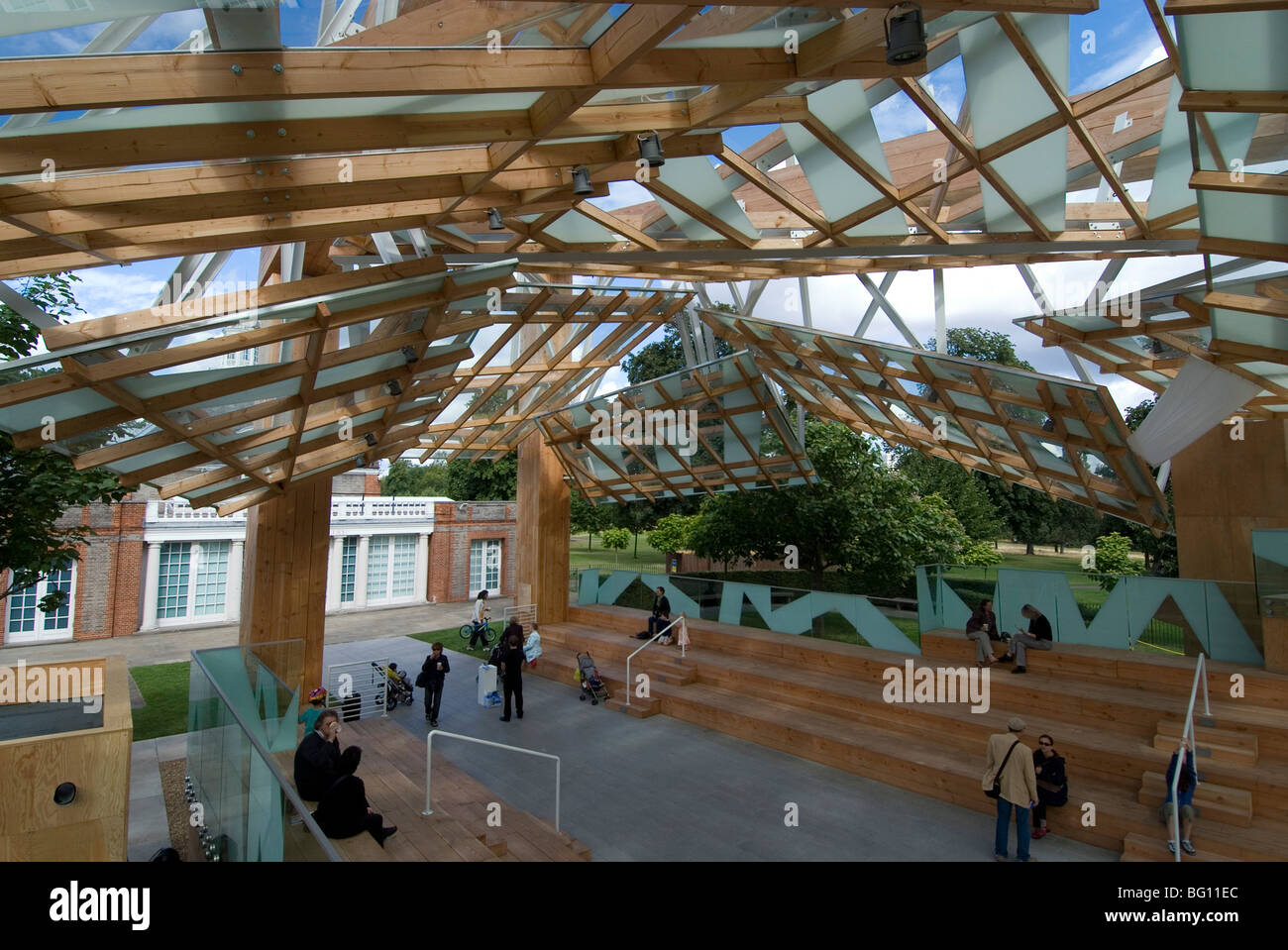 Frank Gehry's pavilion for the Serpentine Gallery, Hyde Park, London ...