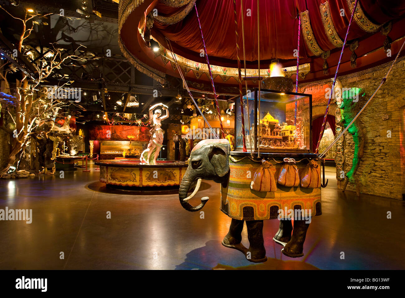 ARTS FAIRGROUND MUSEUM, PARIS Stock Photo - Alamy