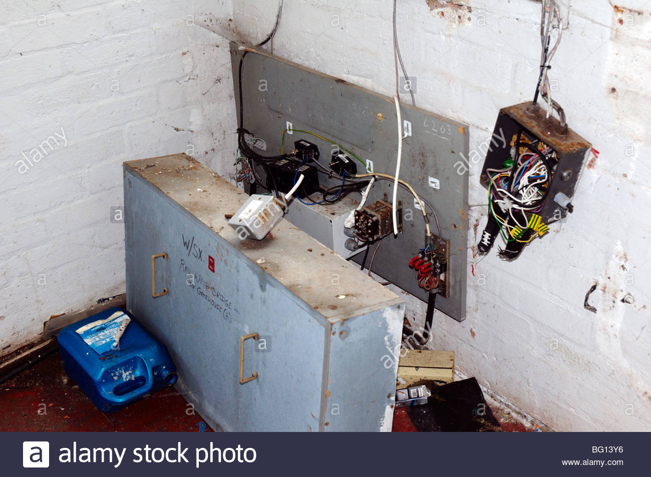 Junction Of Wires High Resolution Stock Photography and Images - Alamy