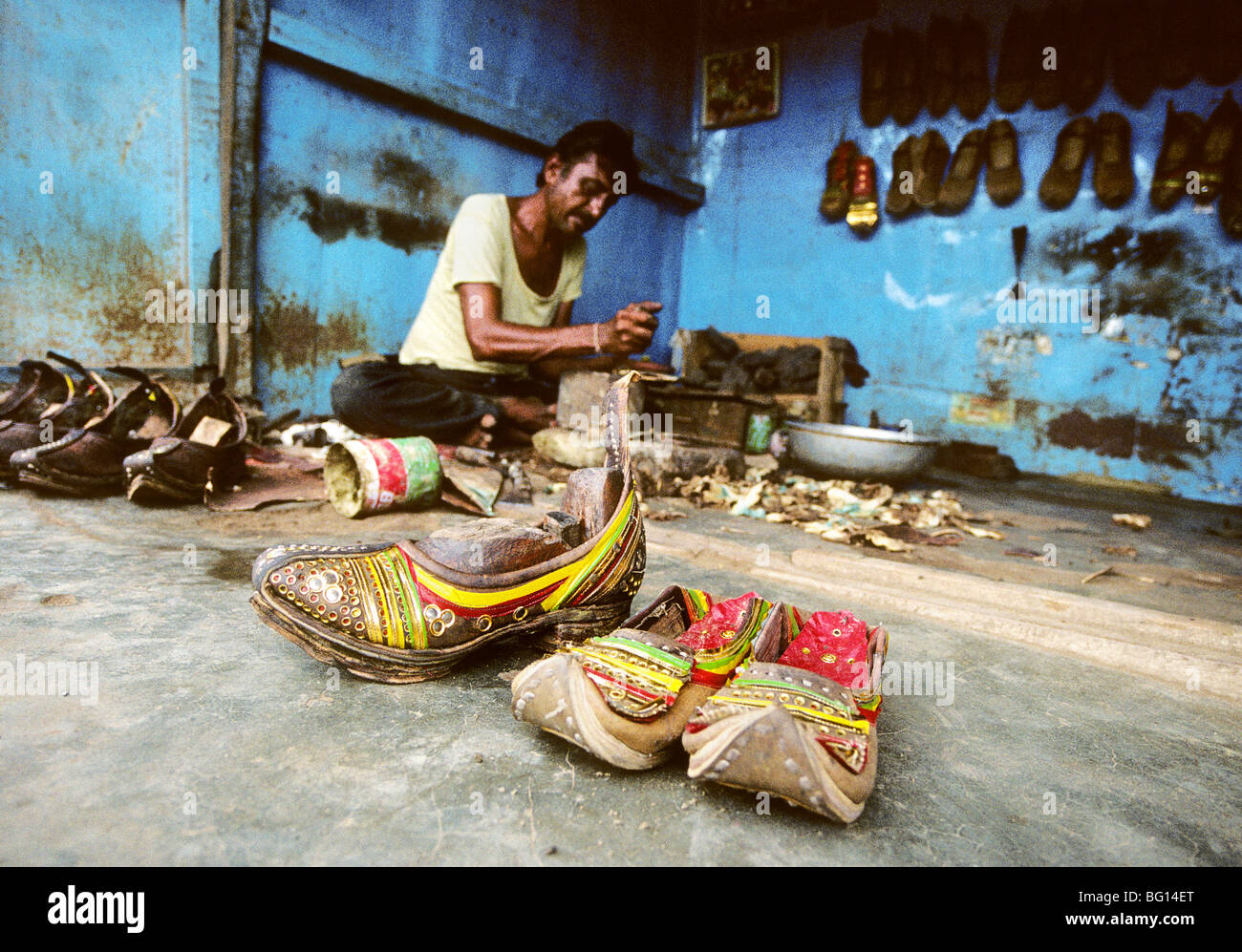 A shoe maker, Bhuj, India Stock Photo - Alamy
