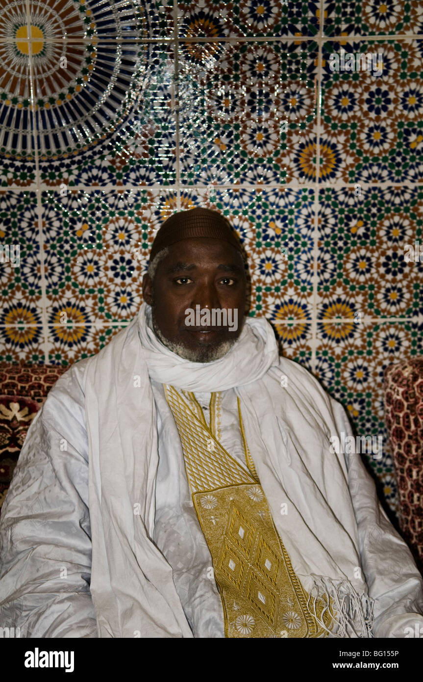 Muslim robe hi-res stock photography and images - Alamy