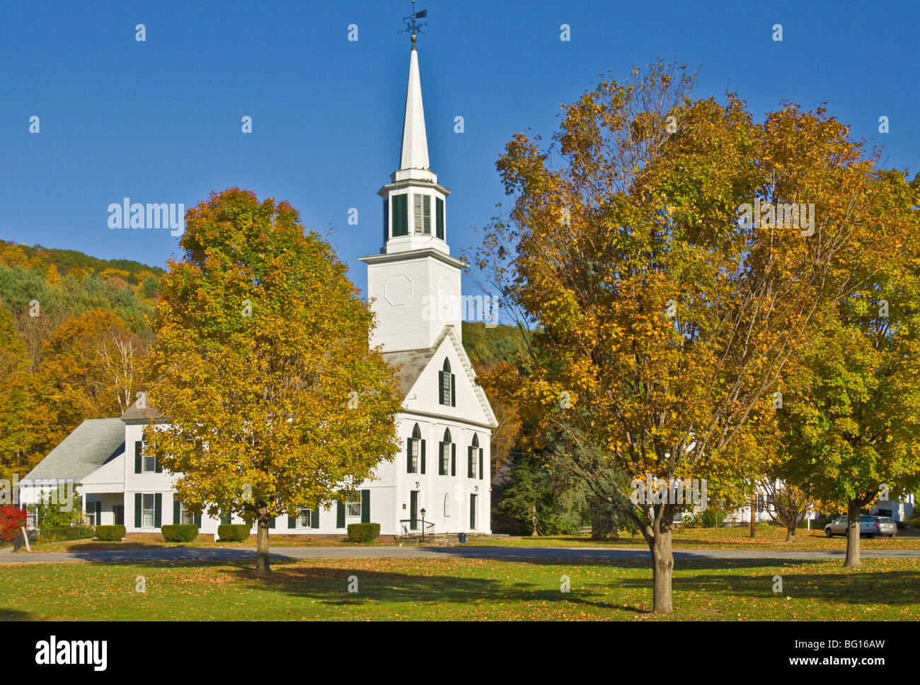 Traditional new england churches hi-res stock photography and images ...