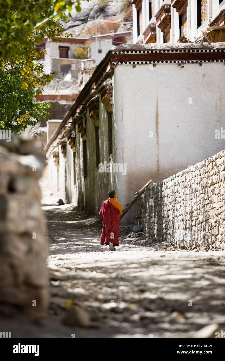 Buddhist monk in india hi-res stock photography and images - Alamy