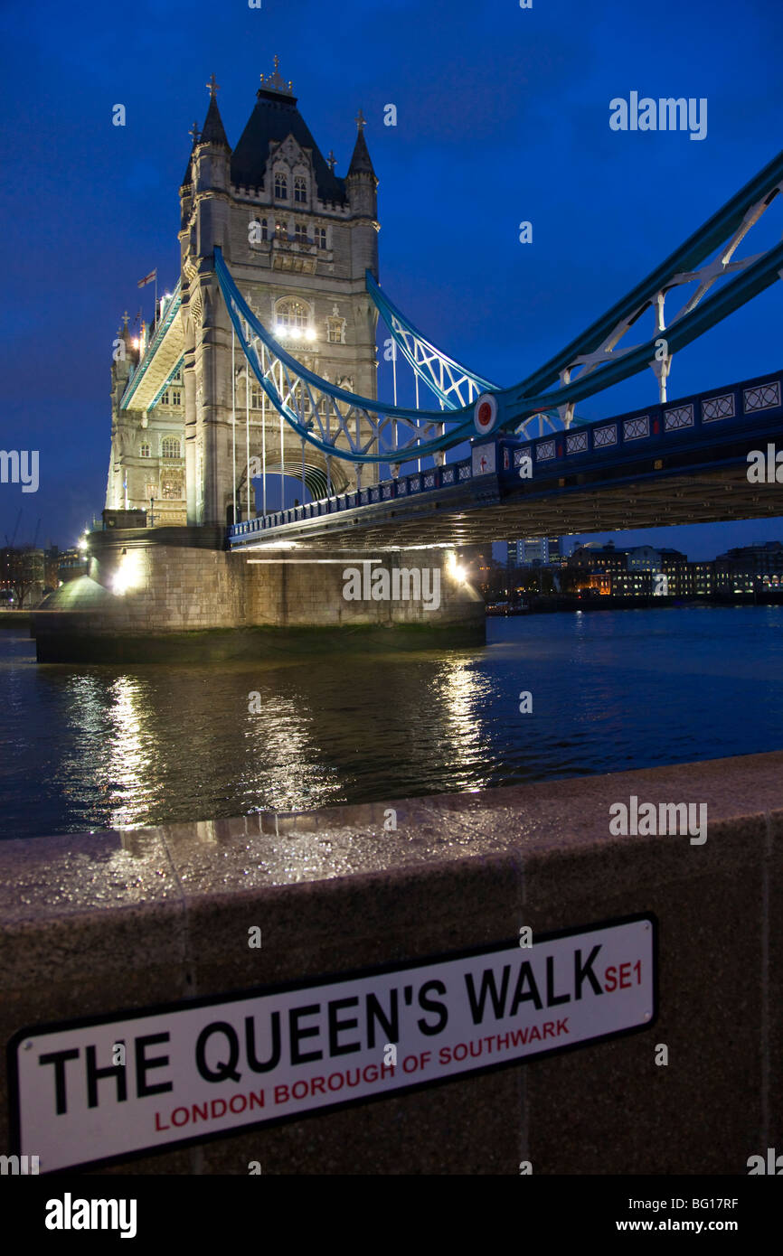 Queens Walk London Stock Photos & Queens Walk London Stock Images - Alamy