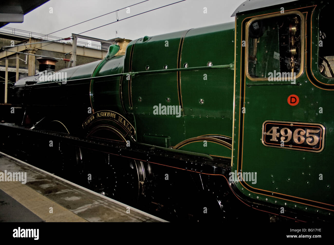 Great Western steam locomotive 'Rood Ashton Hall' at Crewe station ...