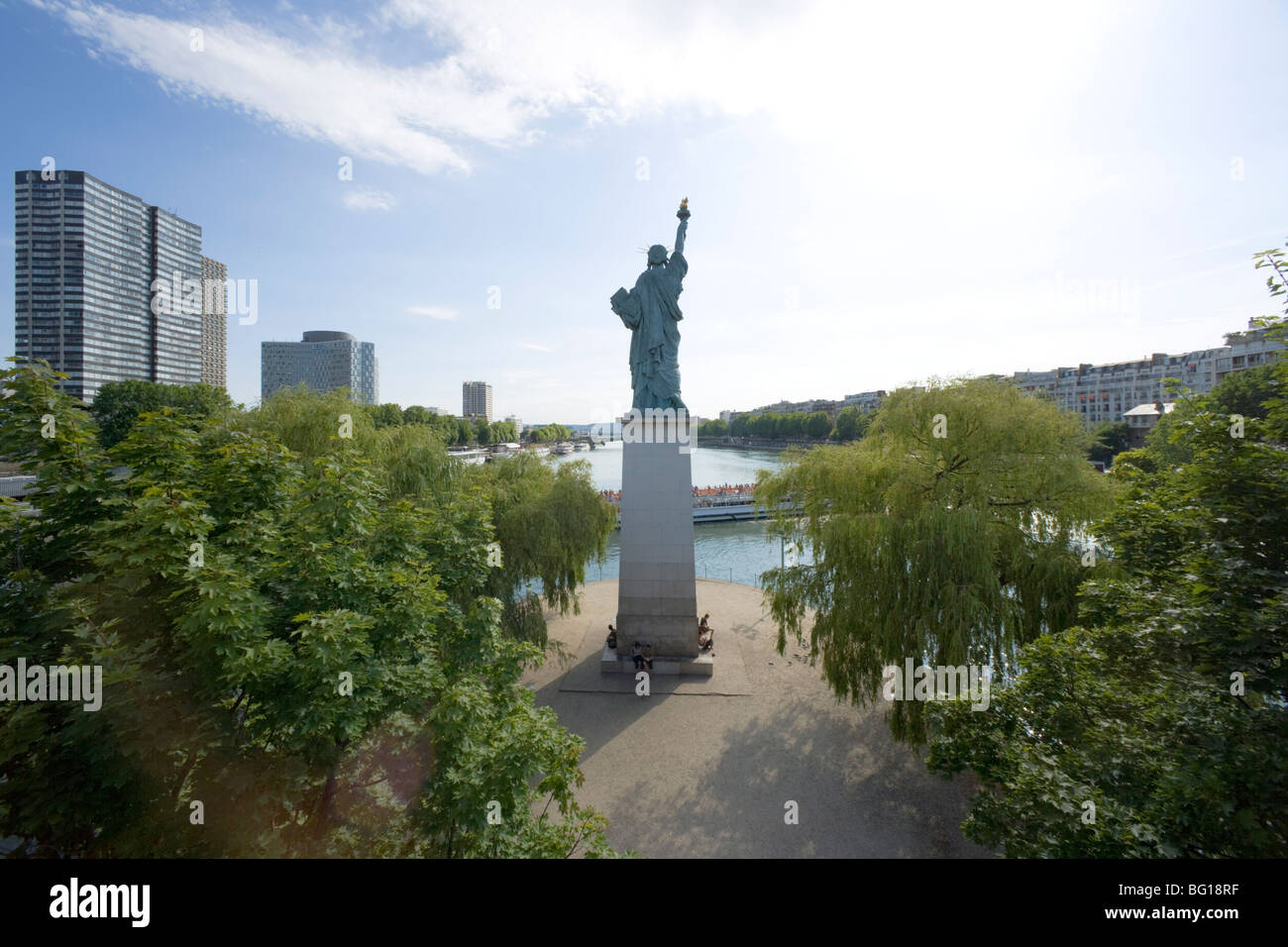 Liberte paris hi-res stock photography and images - Alamy