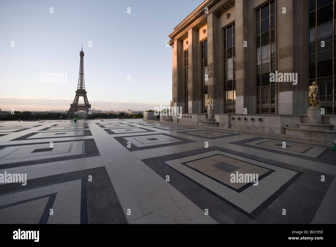 The palais de chaillot hi-res stock photography and images - Alamy