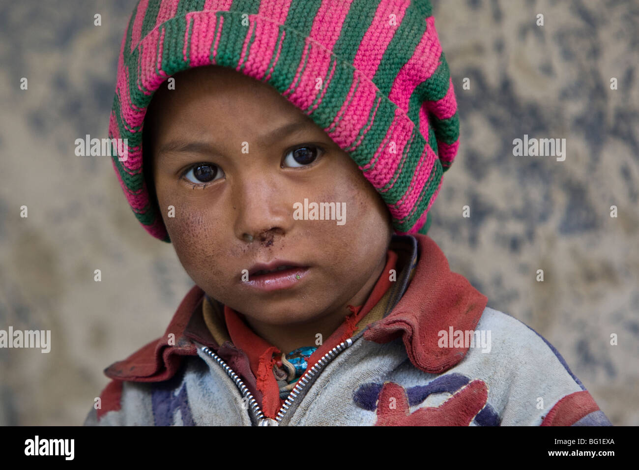 Young girl in the Zanskar mountains Stock Photo - Alamy