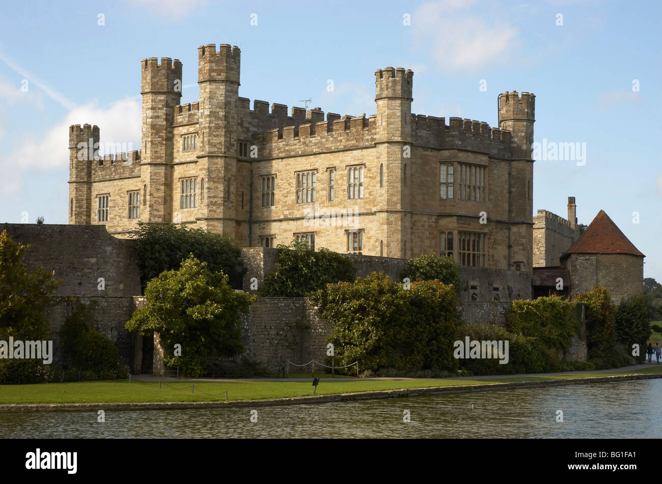 Leeds castle in Kent, England Stock Photo - Alamy