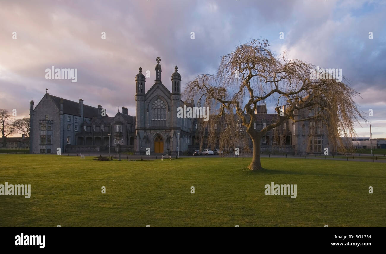 A large church building Stock Photo - Alamy