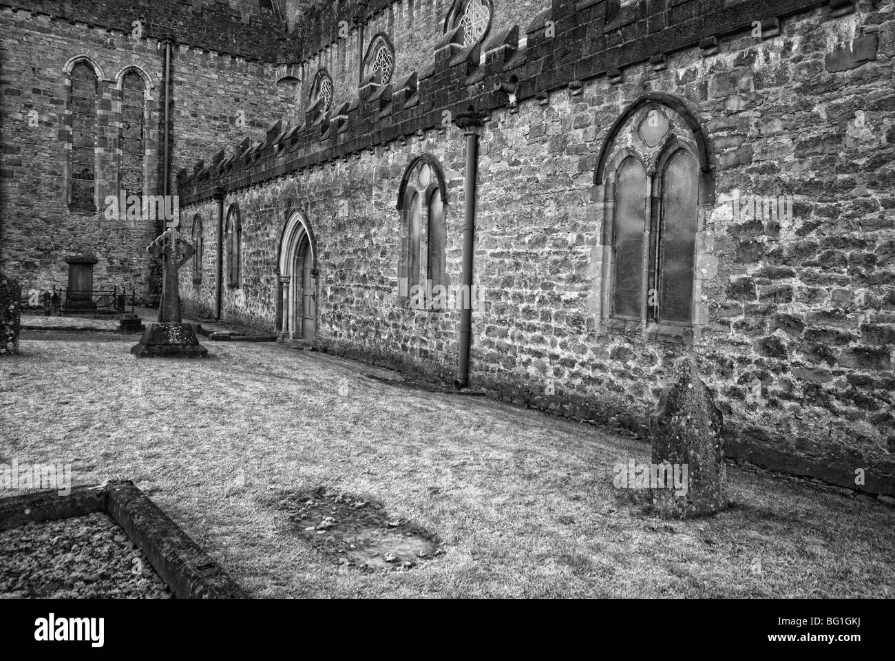 Stone tombstone hi-res stock photography and images - Alamy