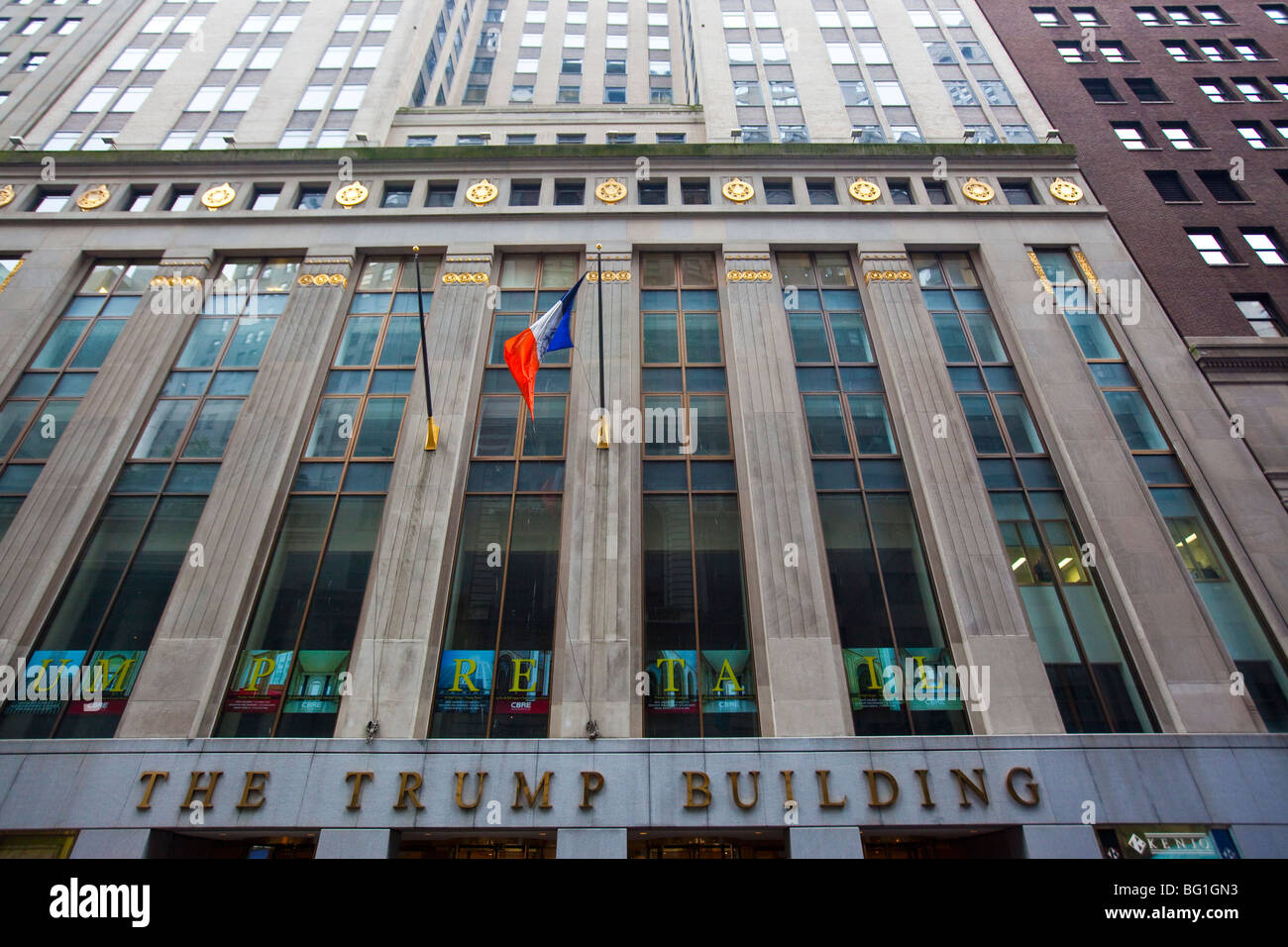 40 wall street trump building hi-res stock photography and images - Alamy