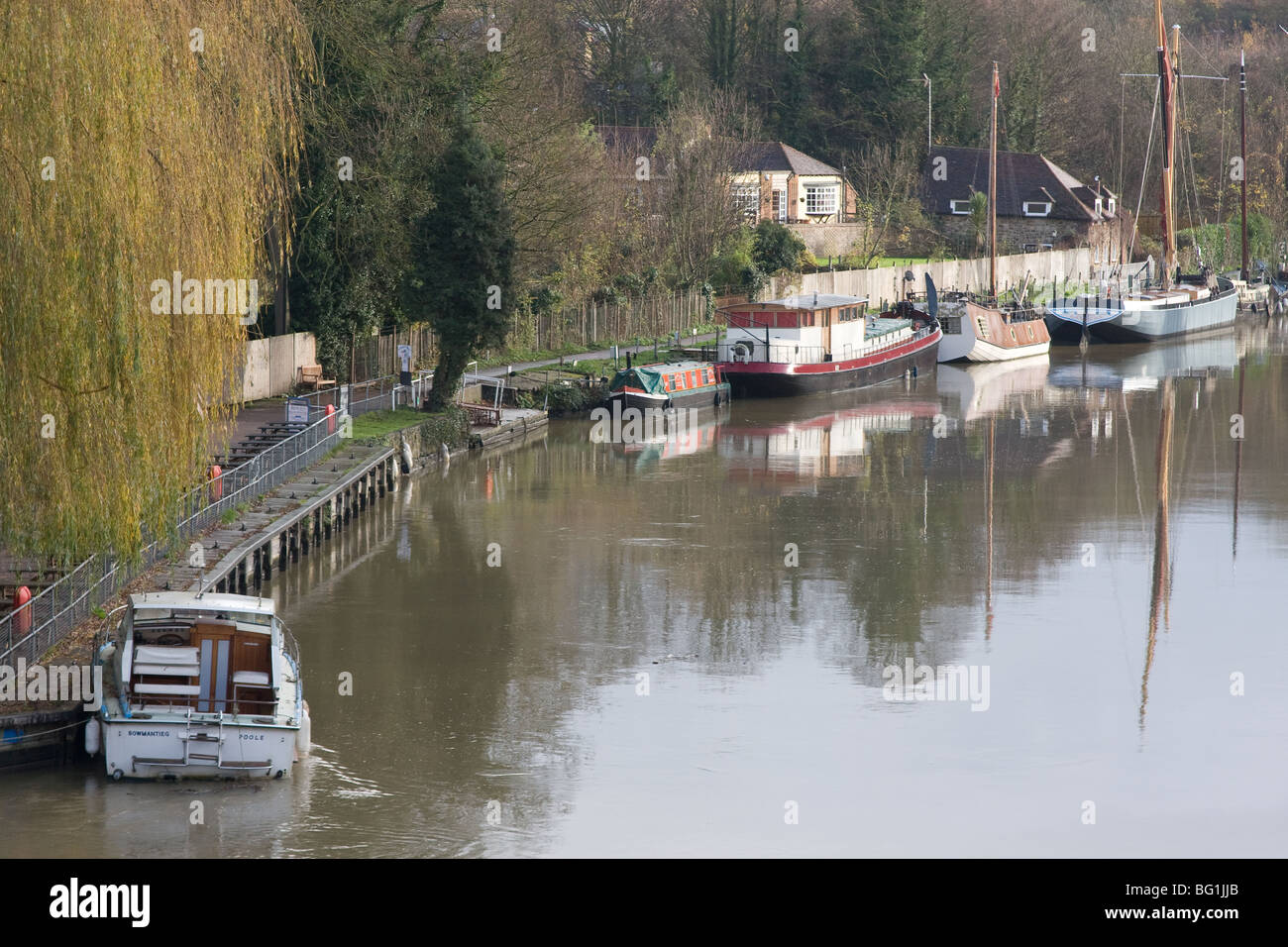 leisure boat river medway kent Stock Photo - Alamy