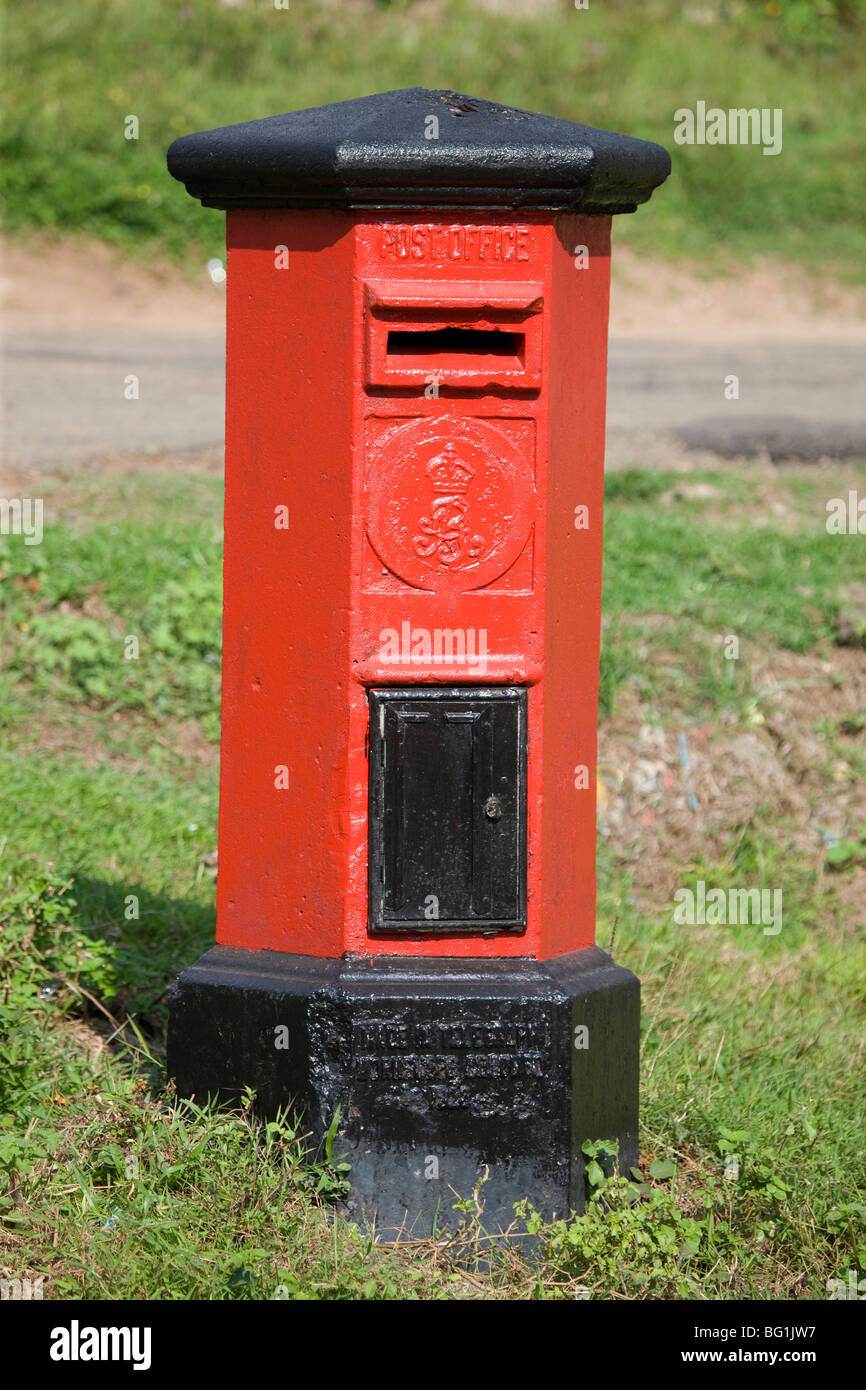 Indian postbox hi-res stock photography and images - Alamy