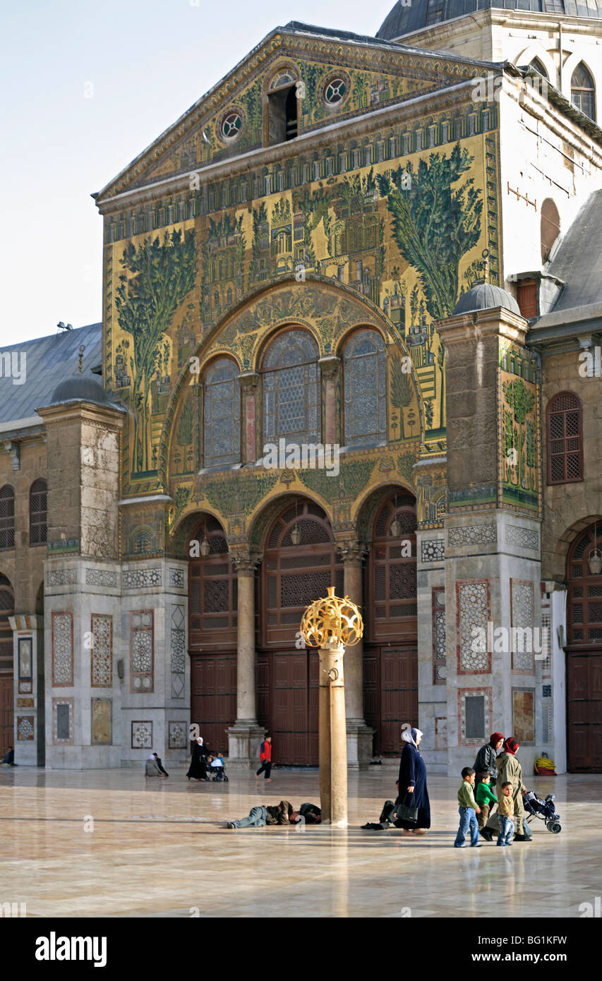 Damascus mosque facade hi-res stock photography and images - Alamy