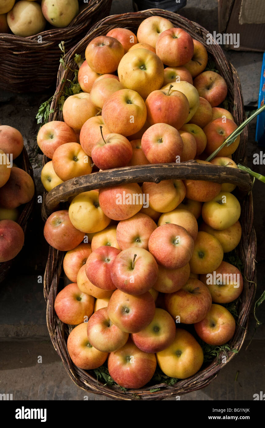 A big basket of apples Stock Photo - Alamy