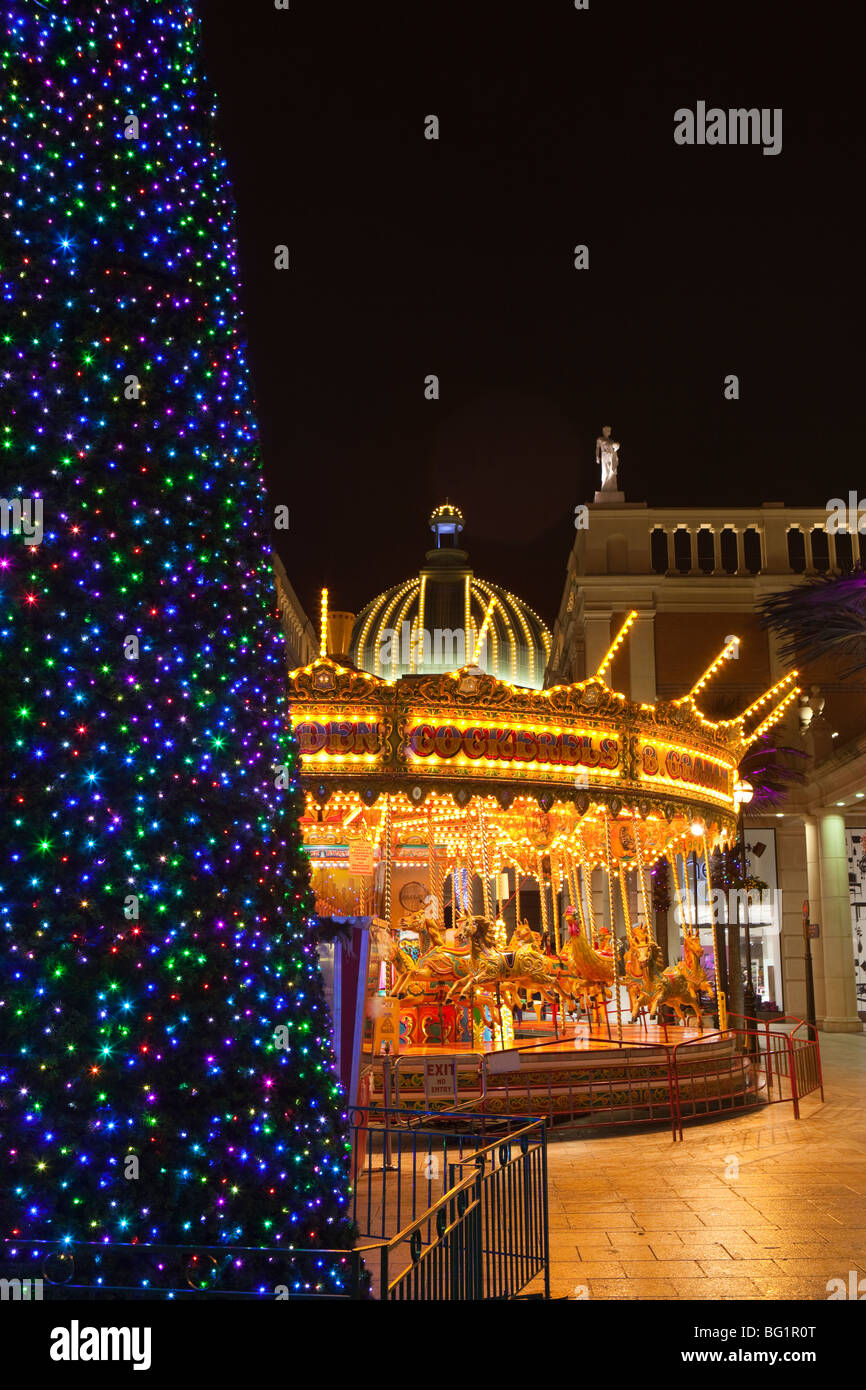 UK, England, Manchester, Trafford Centre shopping mall, Barton Square ...