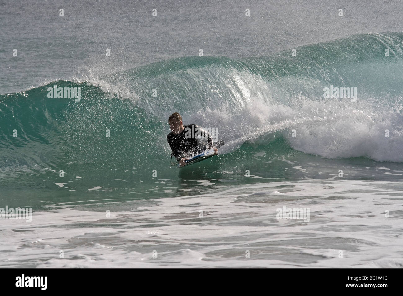 Wave cornwall hi-res stock photography and images - Alamy