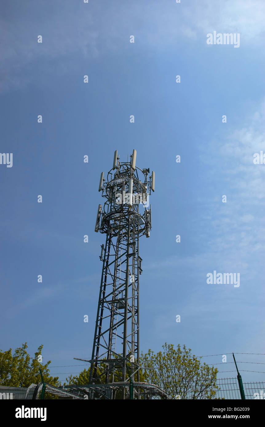 Radio tv antenna mask tower hi-res stock photography and images - Alamy