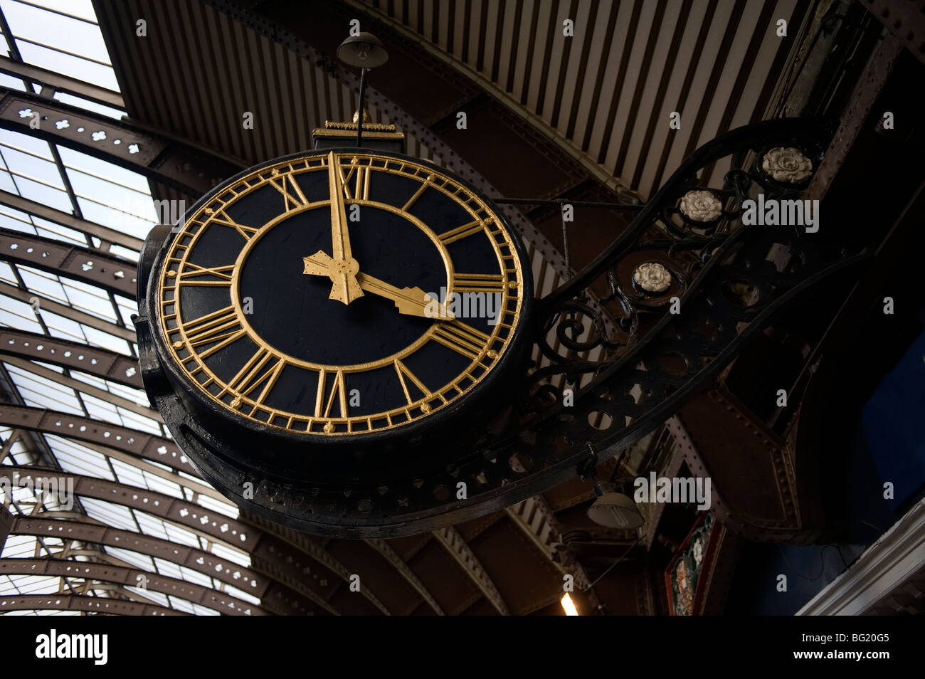 York Railway Station Clock - 1 Stock Photo - Alamy