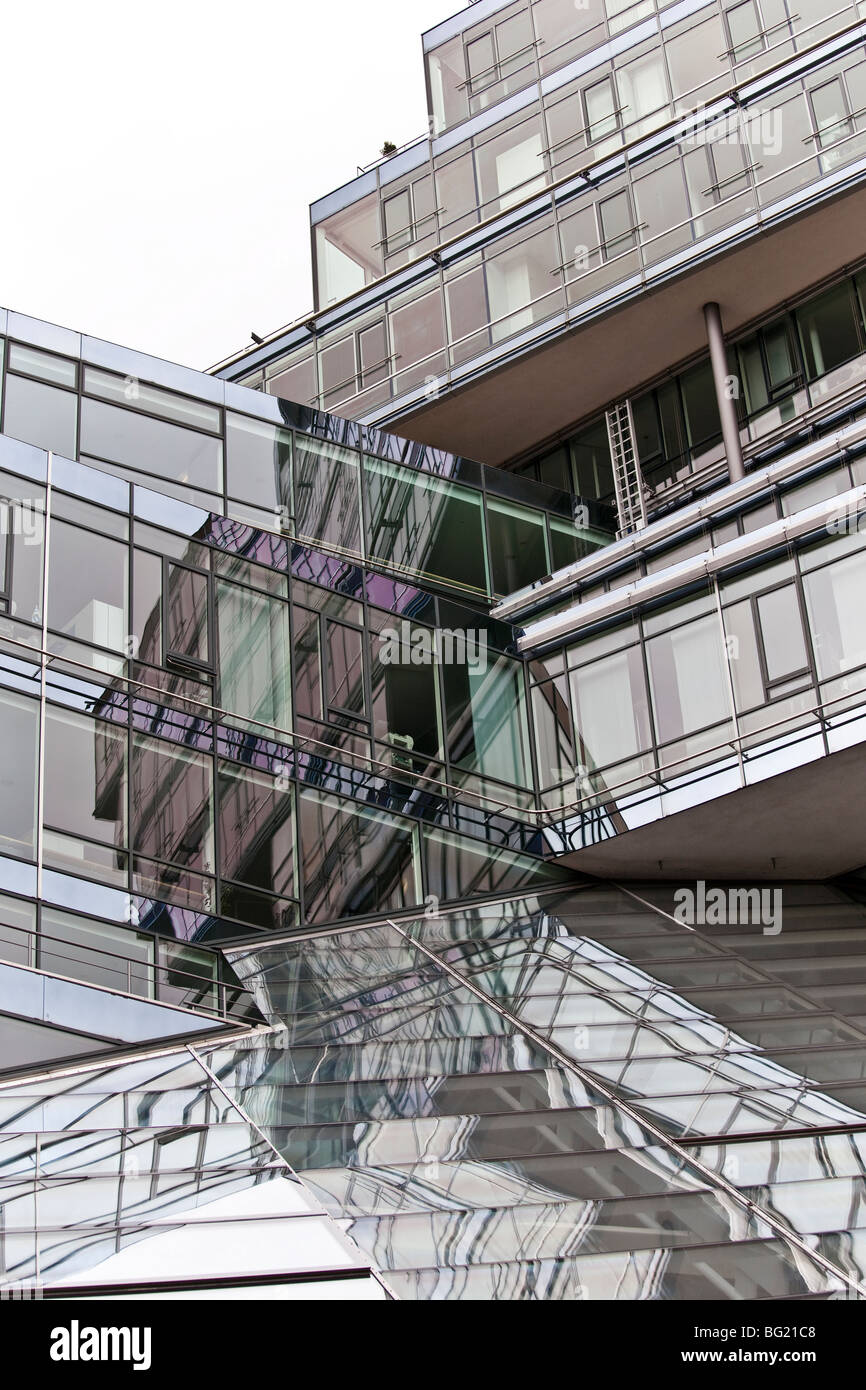 Akt design hi-res stock photography and images - Alamy