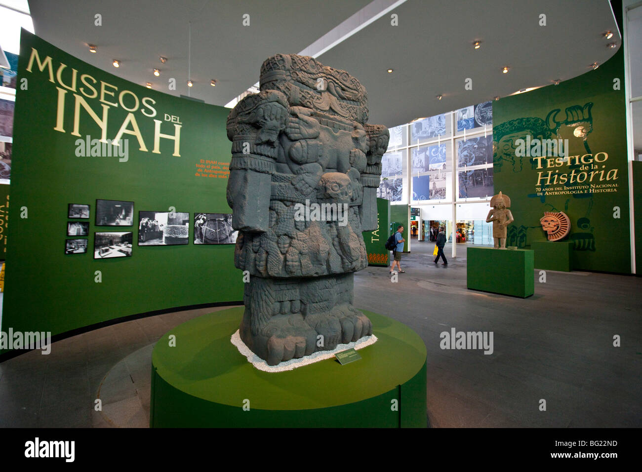 Coatlicue, Aztec Earth Goddess Statue, National Museum of Anthropology ...