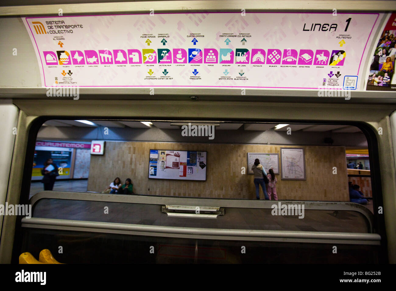 Mexico city metro subway hi-res stock photography and images - Alamy