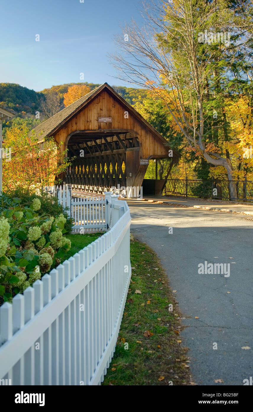Woodstock middle bridge woodstock vermont hi-res stock photography and ...