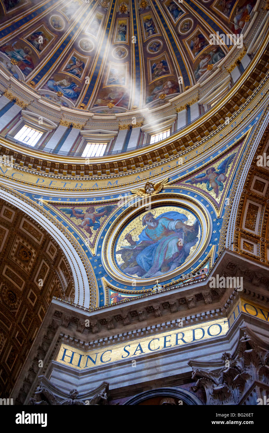 Inside view of the dome of st peters basilica hi-res stock photography ...