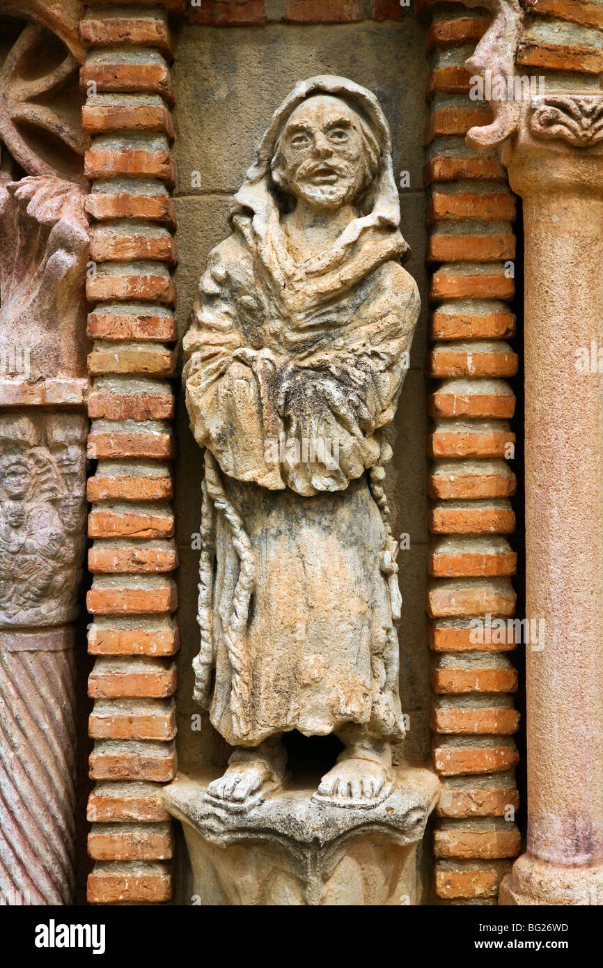 Sculpture of a monk or friar or St Francis of Assissi Stock Photo - Alamy