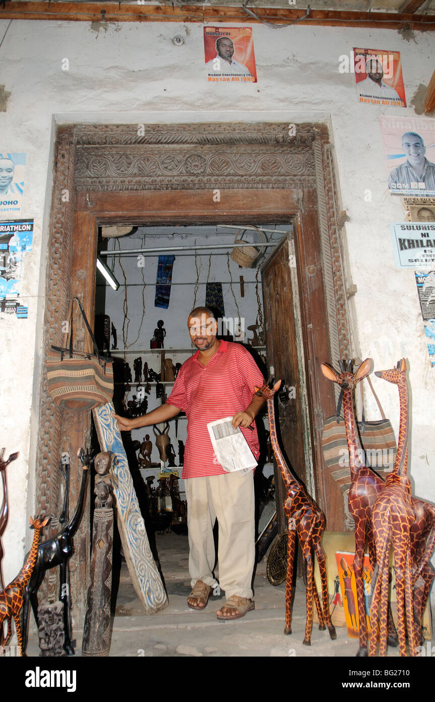 Curio shop hi-res stock photography and images - Alamy