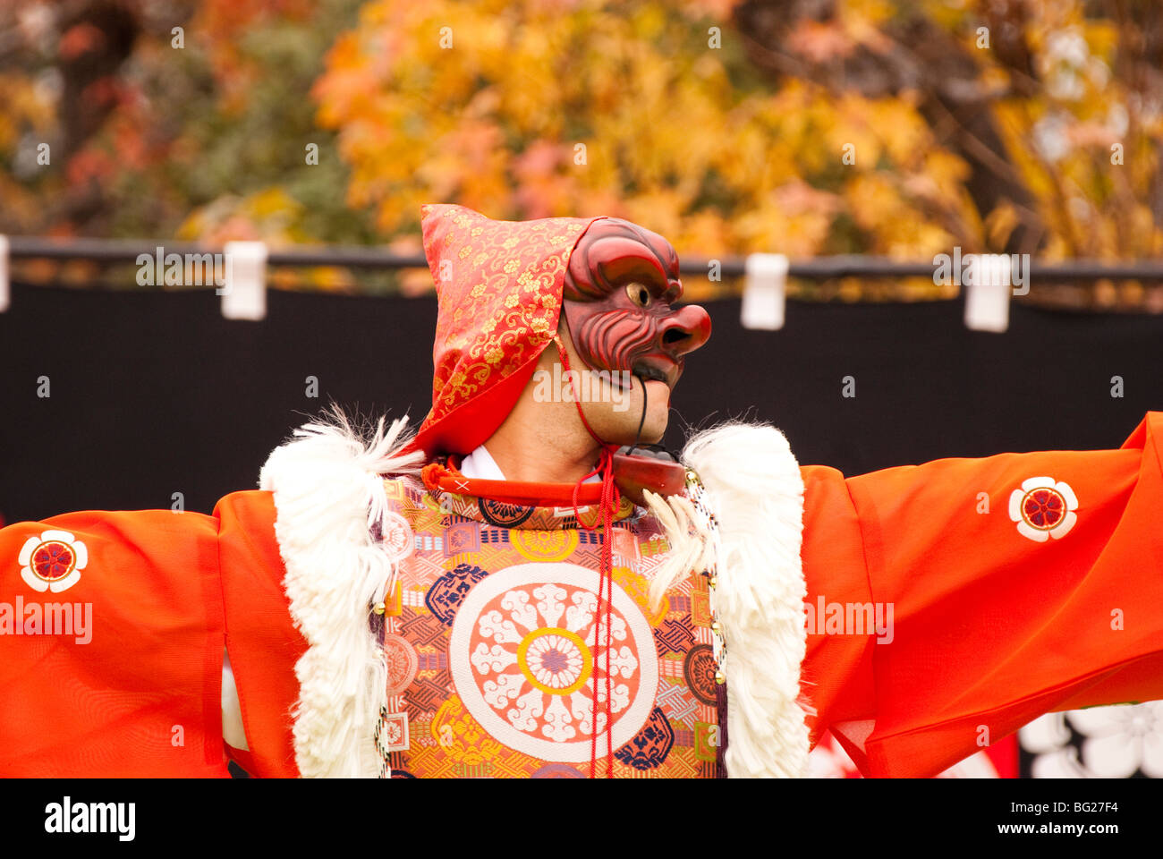 Japanese man in traditional costume hi-res stock photography and images ...