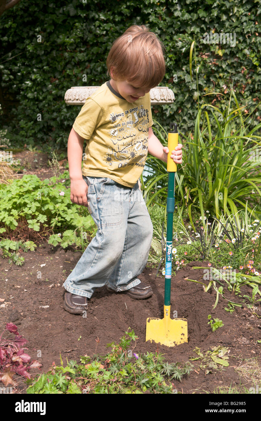 Digging with spade hi-res stock photography and images - Alamy