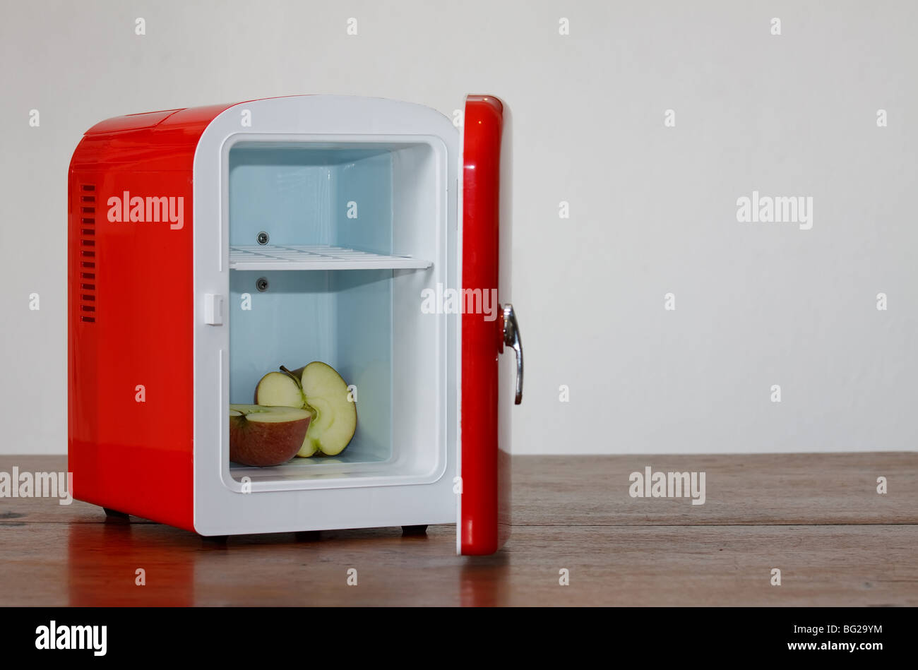 1950's fridge freezer hi-res stock photography and images - Alamy