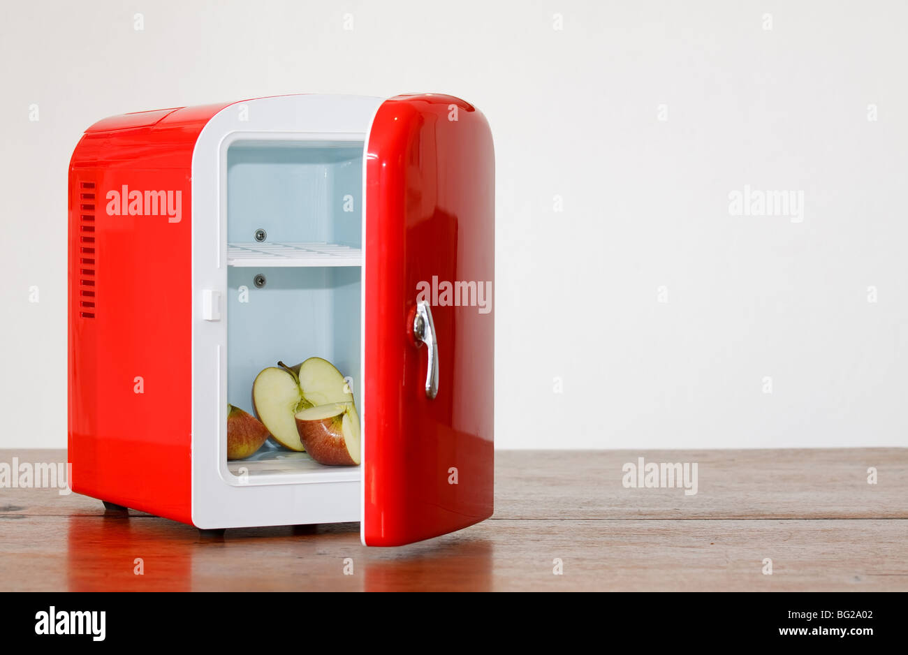 1950's fridge freezer hi-res stock photography and images - Alamy