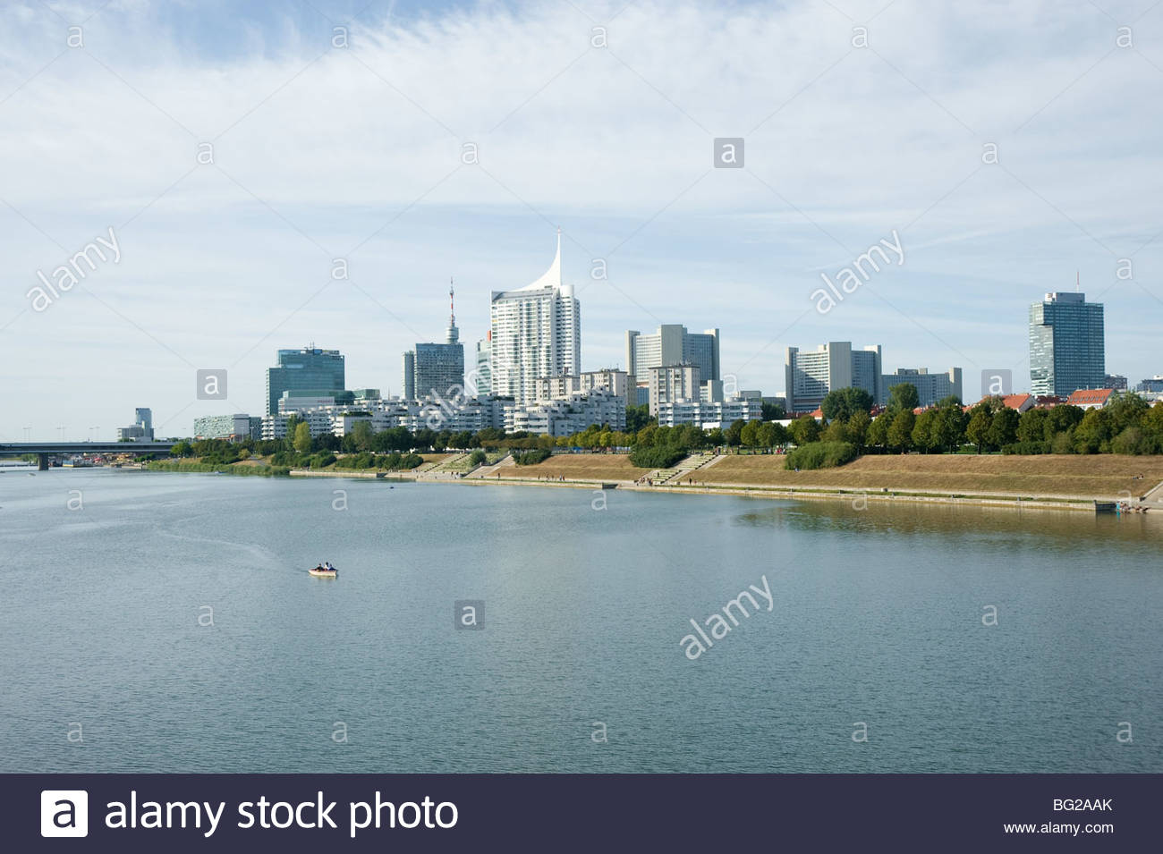 Hochhaus Neue Donau Stock Photos & Hochhaus Neue Donau Stock Images - Alamy