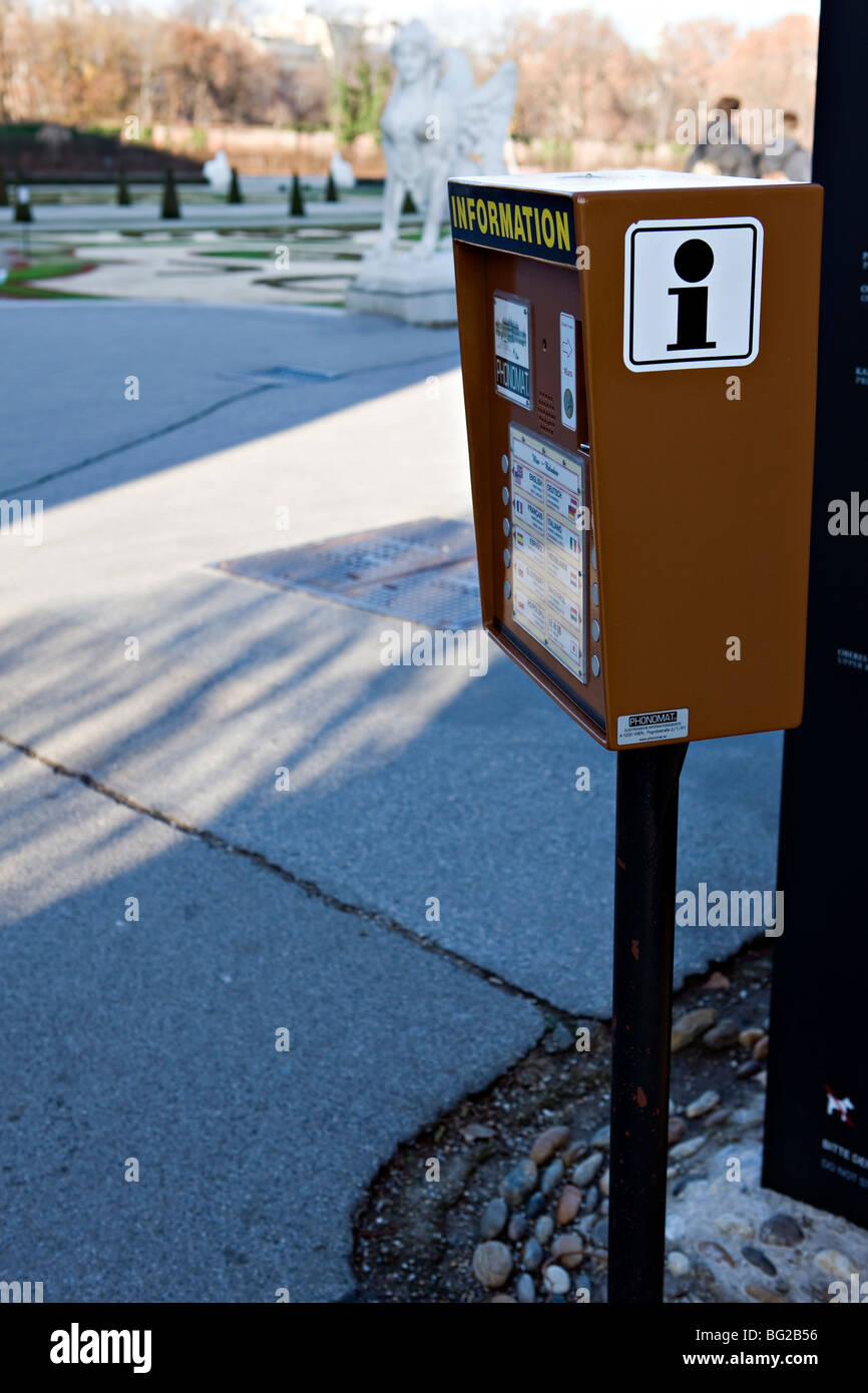 Information pole hi-res stock photography and images - Alamy