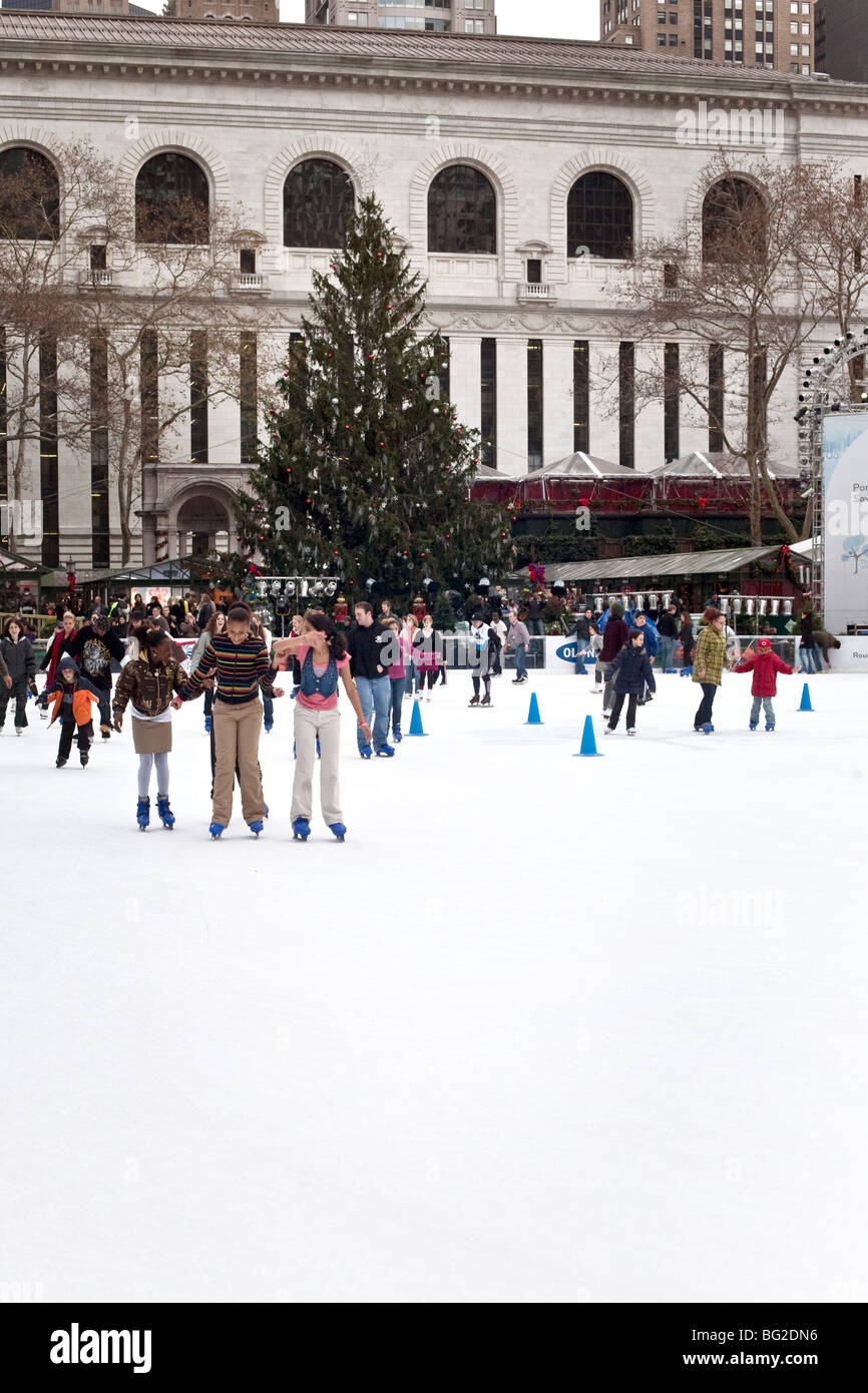 Multicultural crowd people new york hi-res stock photography and images ...